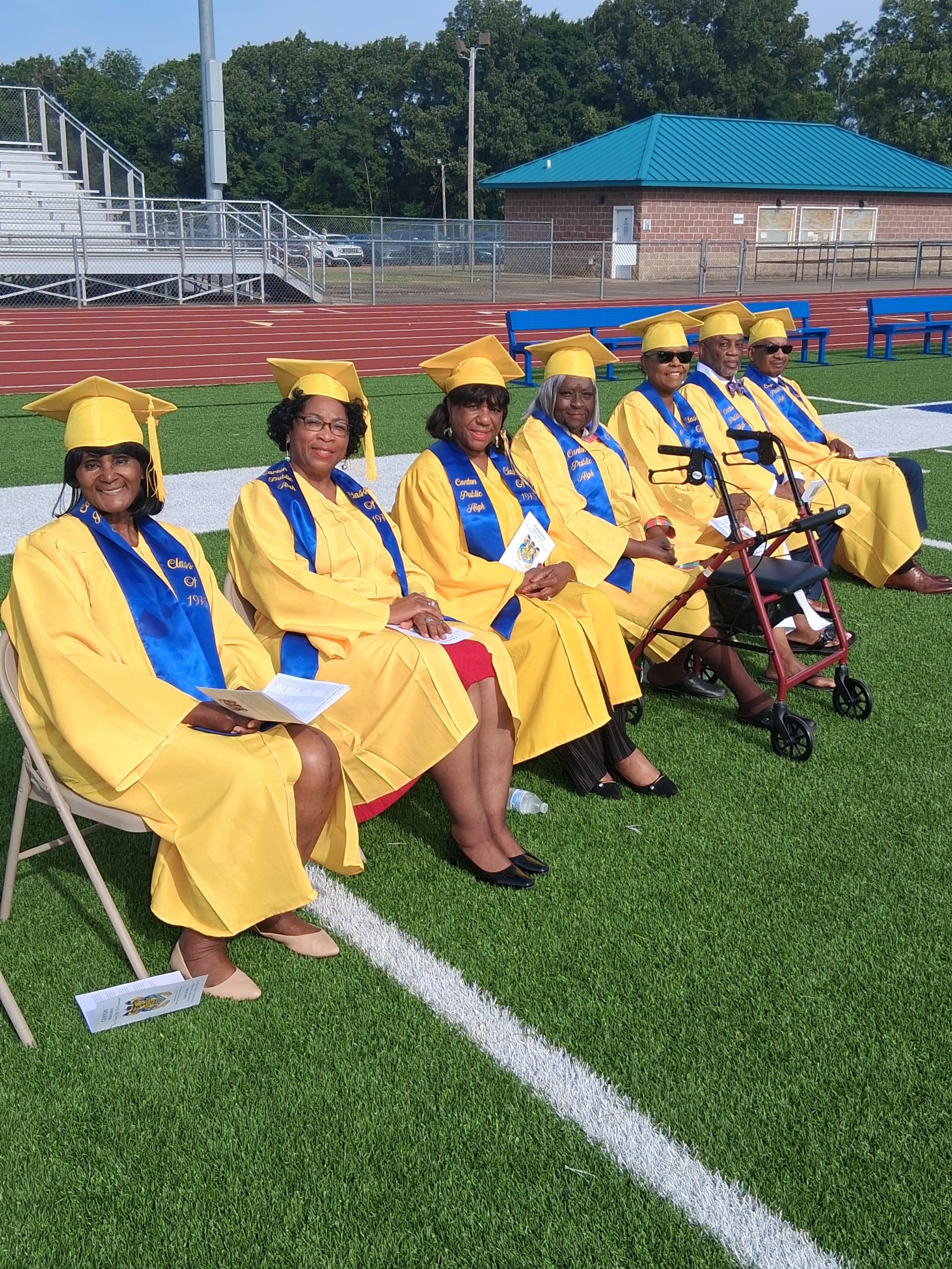 Canton High School Class of 1975 celebrated – Jackson Advocate